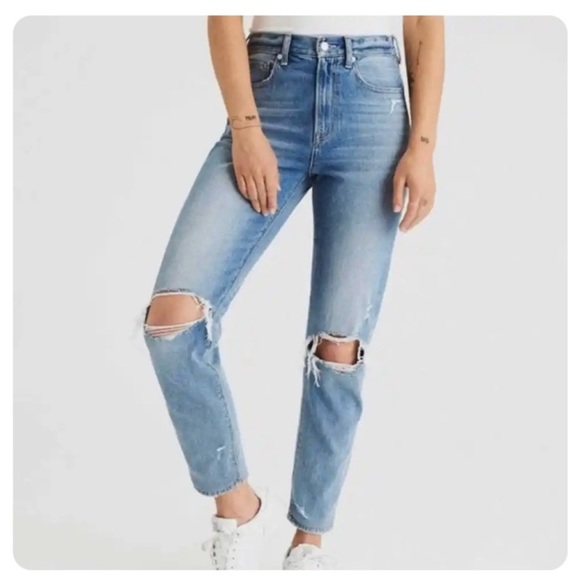 American Eagle High Rise Mom Jeans